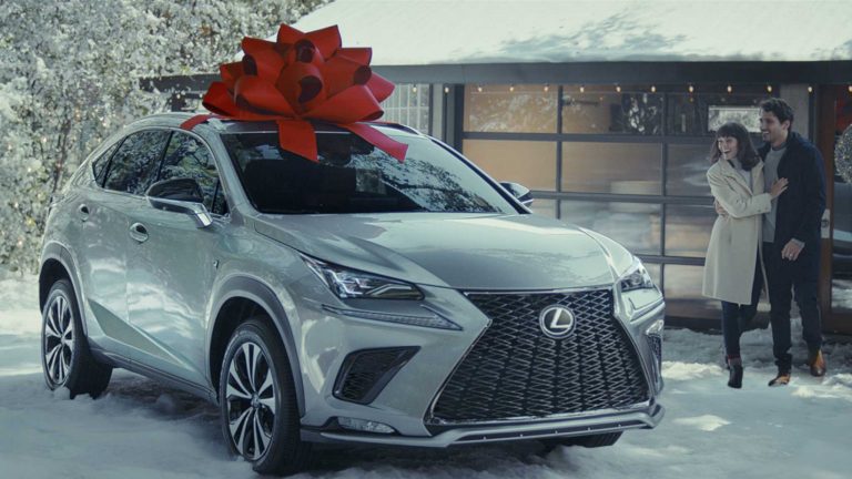 Lexus “December to Remember” Car Bow – King Size Bows