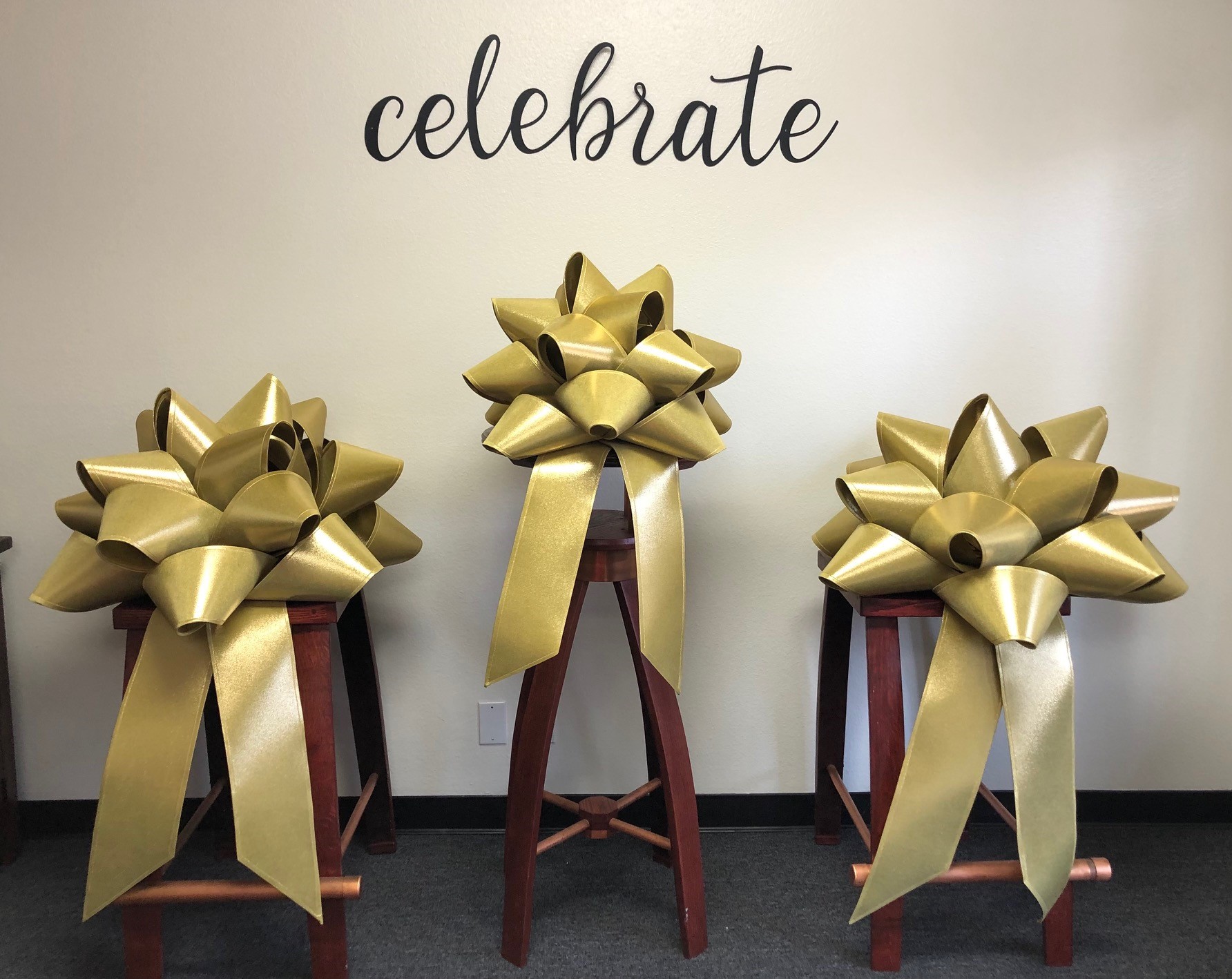 Gold Metallic Twisted Loop Commercial Bows